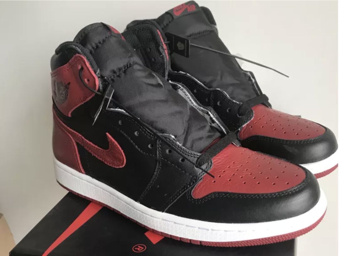 AJ的黑红配色人气何以称王？每一双AJ系列的“Bred”配色背后都有讲不完的故事_篮球鞋_什么值得买