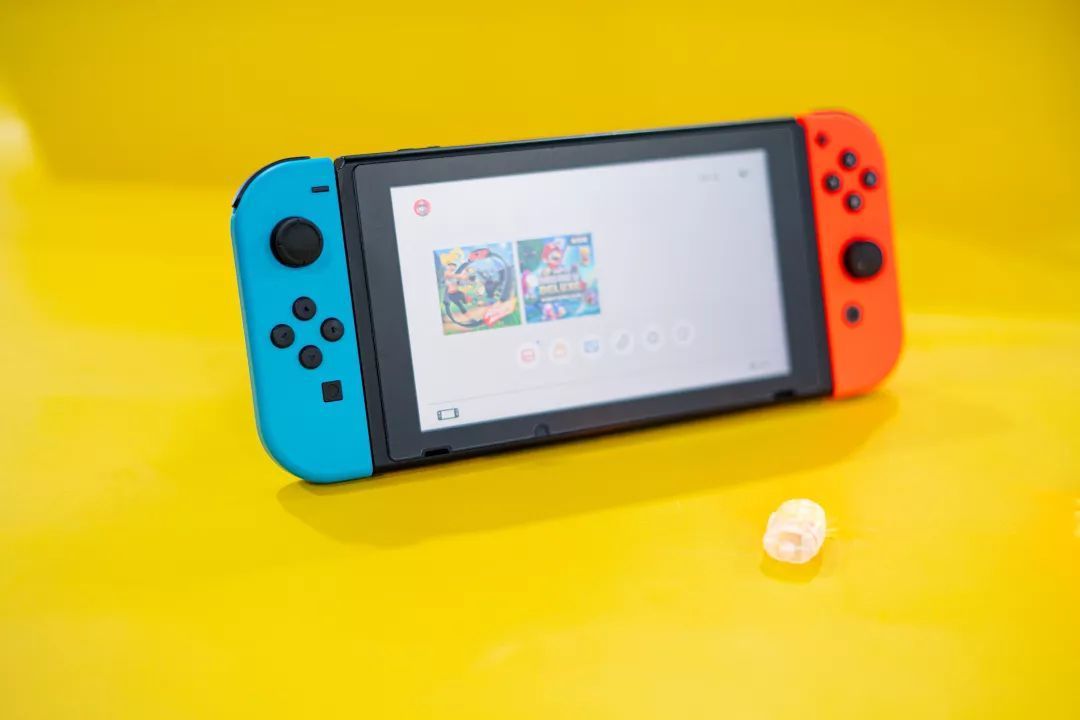 任天堂Switch国行版测评 | 锁服不锁卡，2099元带保修值不值？_游戏机_什么值得买