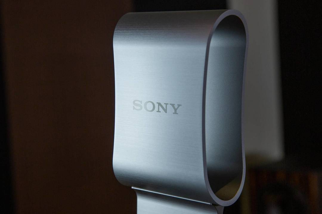 《Hi-Fi控》特别篇： 十万块钱你也买不到的耳机，黑科技加持，索尼 QUALIA 010 告诉你答案_头戴式耳机_什么值得买