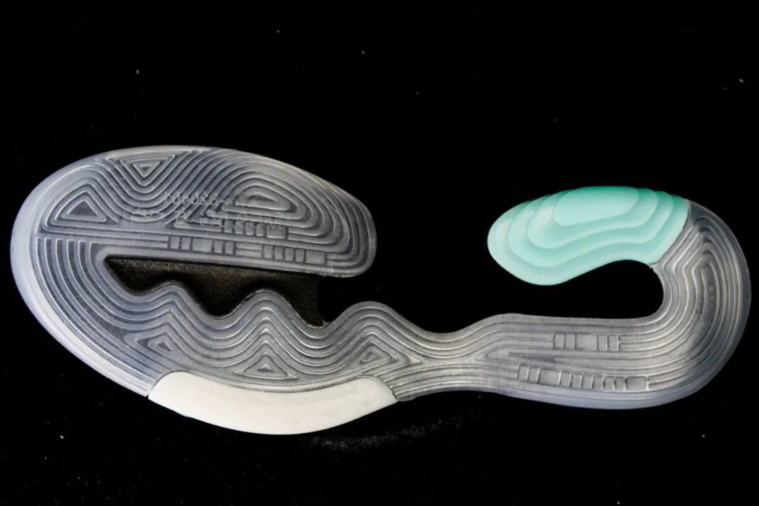 WEN鞋评-开箱 | 把KT6"解剖"给你看！球鞋界的《富春山居图》究竟是如何构成的？_篮球鞋_什么值得买