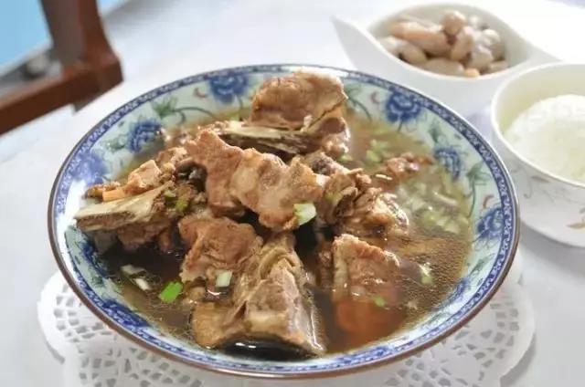 好吃不贵！有种青岛味道叫“排骨米饭”，这5家老店一定要去！_猪肉_什么值得买