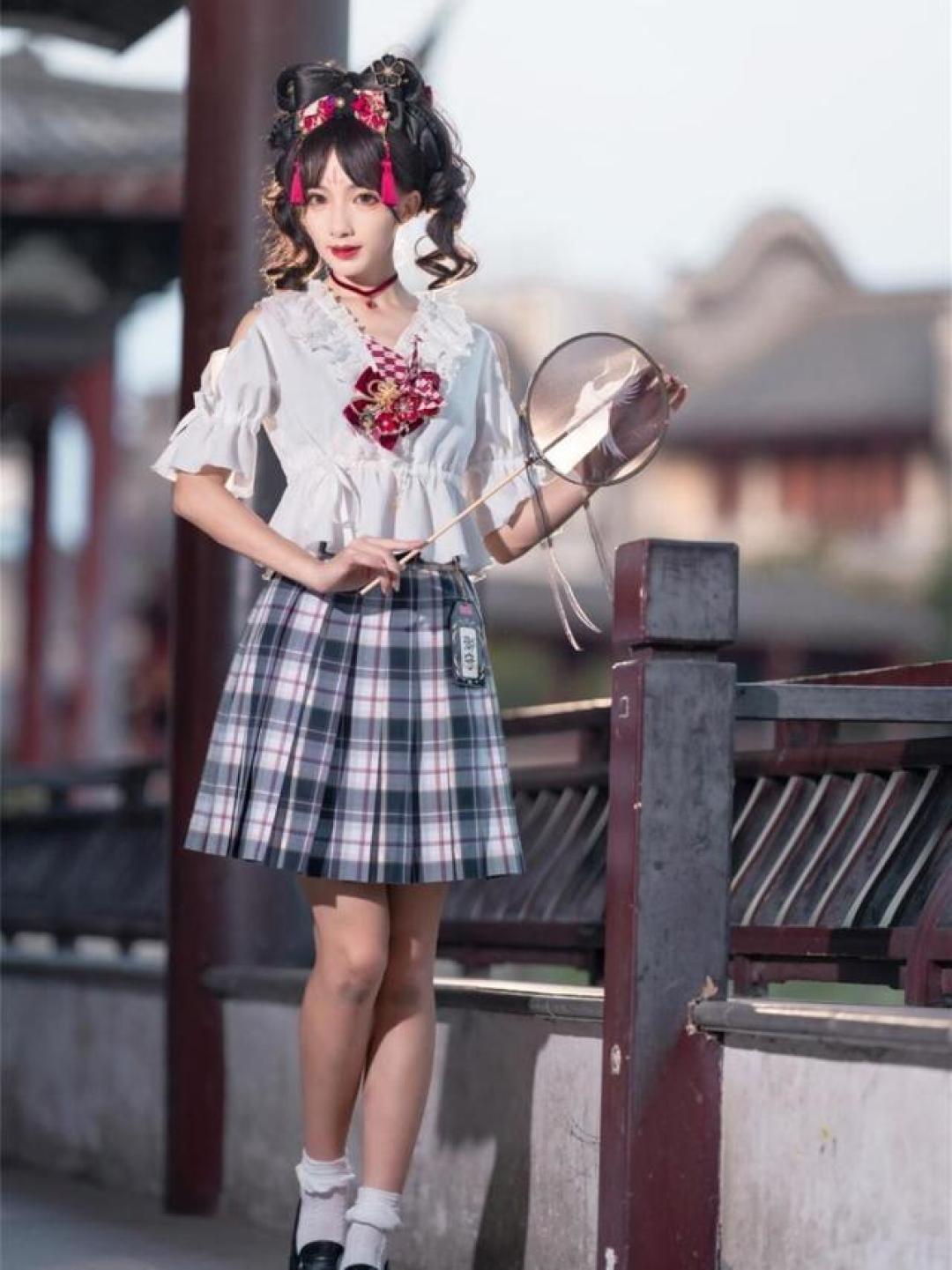 圈内最新穿法？汉里Lo气的JK制服你喜欢吗？_Lolita_什么值得买