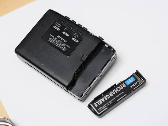 爱华录音机怎么样 不靠外表，音质出众？爱华JX609_什么值得买