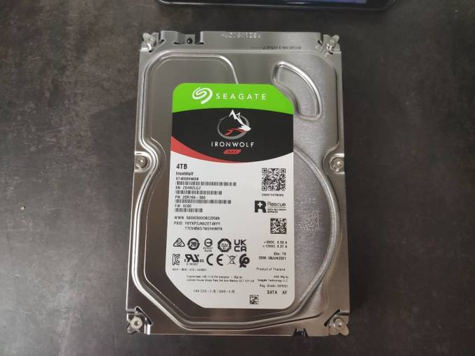 希捷硬盘_SEAGATE 希捷 酷狼IronWolf系列 3.5英寸 NAS硬盘 4TB (PMR、5900rpm、64MB ...