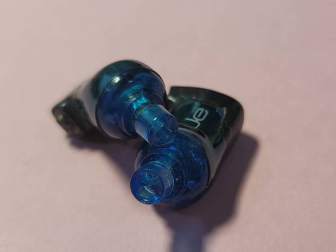 随身播放器怎么样 “蓝”忘的声音——UE TF10 动铁塞_什么值得买