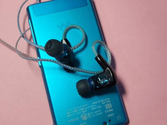 随身播放器怎么样 “蓝”忘的声音——UE TF10 动铁塞_什么值得买