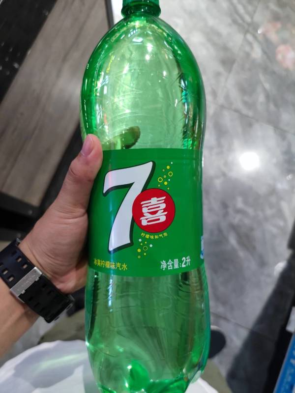 七喜碳酸饮料_7-Up 七喜 百事可乐七喜可乐 7UP 柠檬味 汽水碳酸饮料 2L*6瓶 整箱装 百事出品多少钱-什么值得买