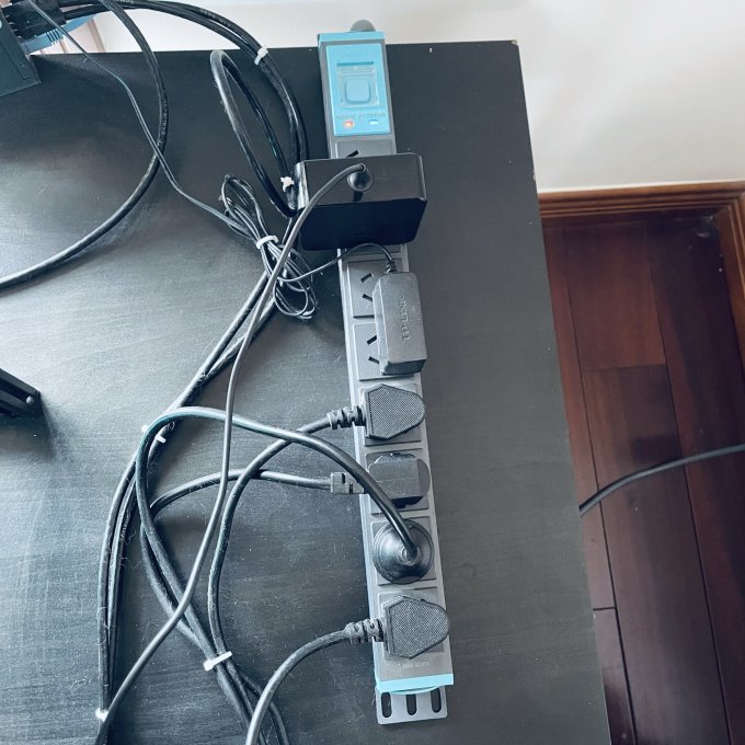 公牛插排怎么样 稳定+多孔位不打架=PDU排插=办公好排_什么值得买