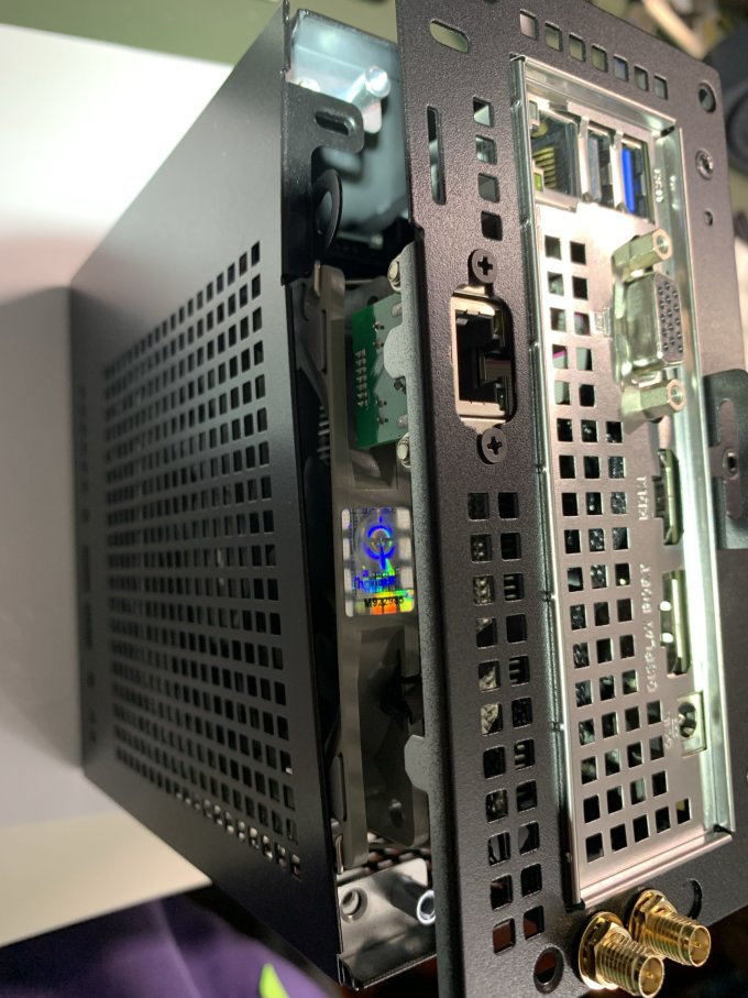 华擎Desk Mini X300W WIFI版机箱怎么样 x300，第一次用AMD的cpu_什么值得买