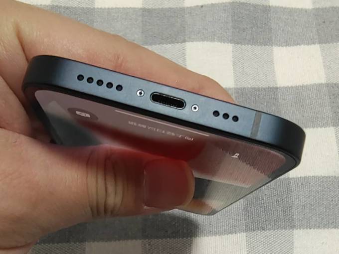 苹果iPhone 13iPhone怎么样 iPhone13午夜黑初体验！有何不同？_什么值得买