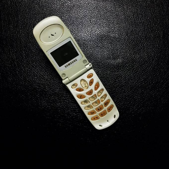 三星手机怎么样 国内双屏手机开创者-三星A288_什么值得买