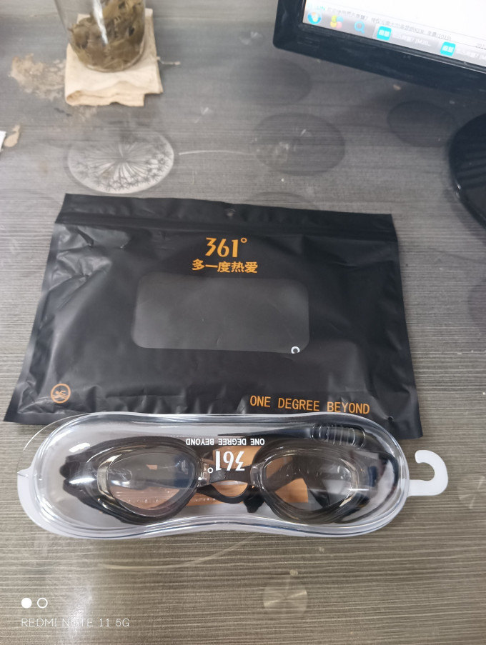 361°泳镜怎么样 客服态度也很好，泳镜盒打不开也..._什么值得买