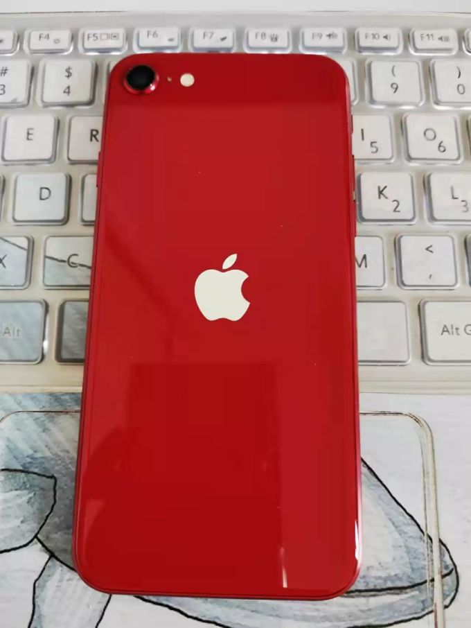 苹果iPhone SE 三代iPhone怎么样 IP se3，屏幕再大点就没安卓的事了_什么值得买