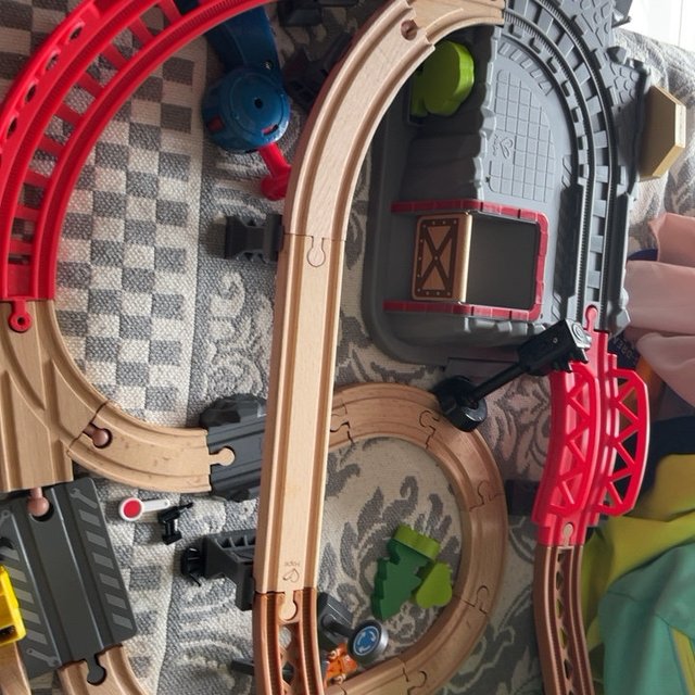 【省330元】Hape遥控玩具_Hape 火车轨道 小镇运输收纳套装 E3764多少钱-什么值得买