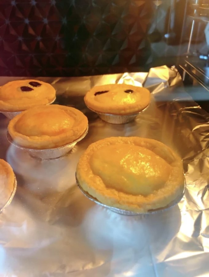 俏侬烘焙半成品怎么样 自制蓝莓果干蛋挞，还好没翻车_什么值得买