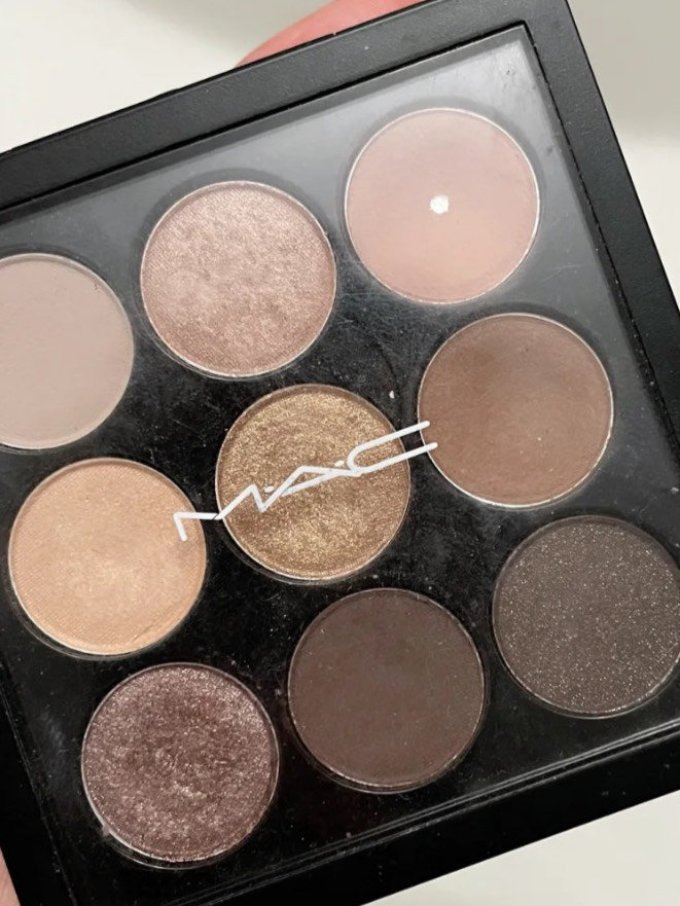 魅可眼影怎么样好用吗 用到铁皮！MAC万能九宫格眼影盘_什么值得买