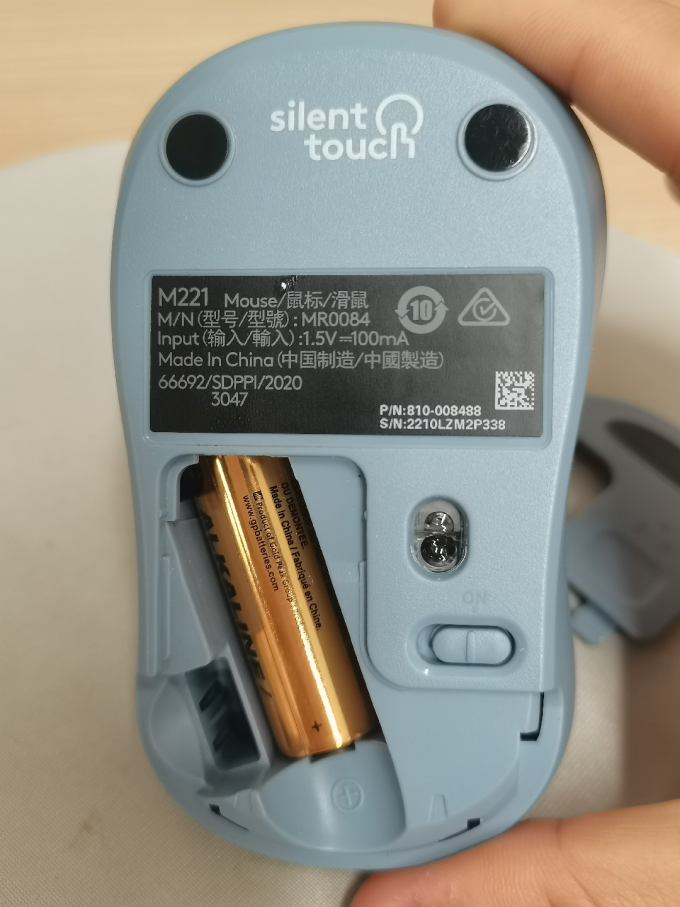 罗技鼠标怎么样 男朋友送俺的罗技M221鼠标，小巧又可爱_什么值得买