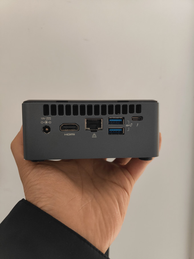 英特尔家用电脑怎么样 NUC8当之无愧的钉子户，但是2060独显更香_什么值得买