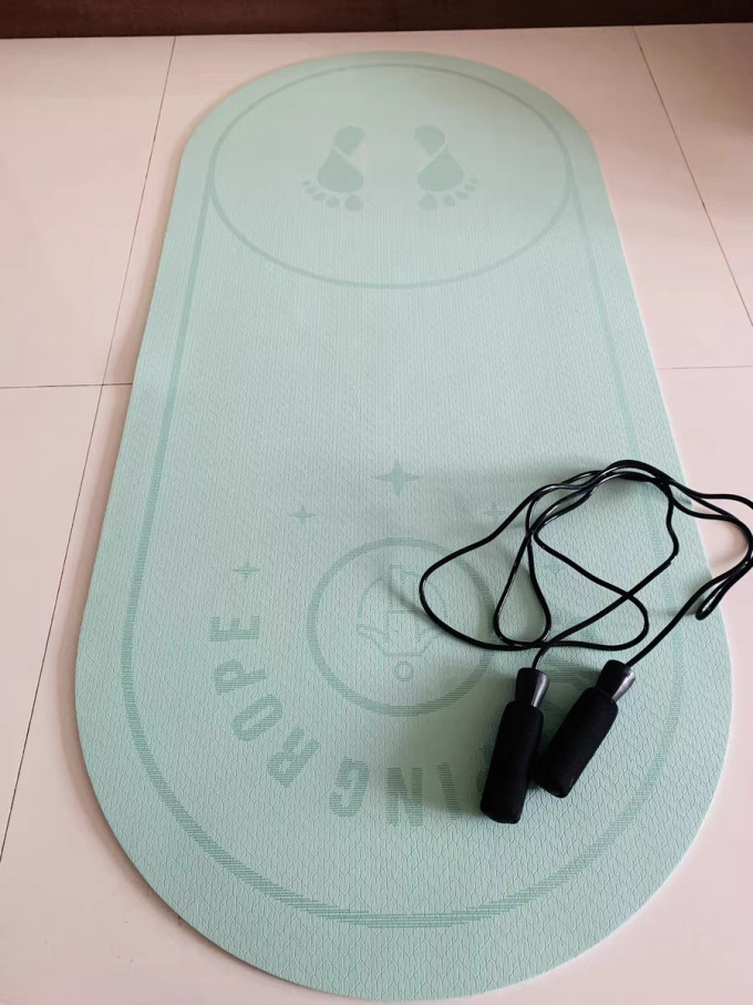跳绳垫可以减轻震动，不会吵到邻居喔_什么值得买