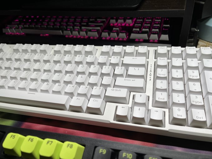 VGNV98 Pro 努巴尼源限定款无线键盘怎么样 游戏动力 VGN V98和V98Pro _什么值得买