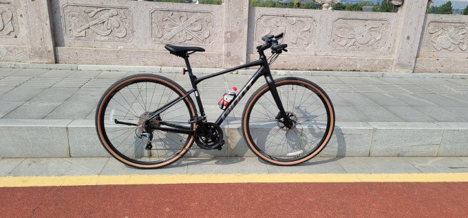 捷安特公路车怎么样 捷安特revolt f1，热门平把公路车_什么值得买