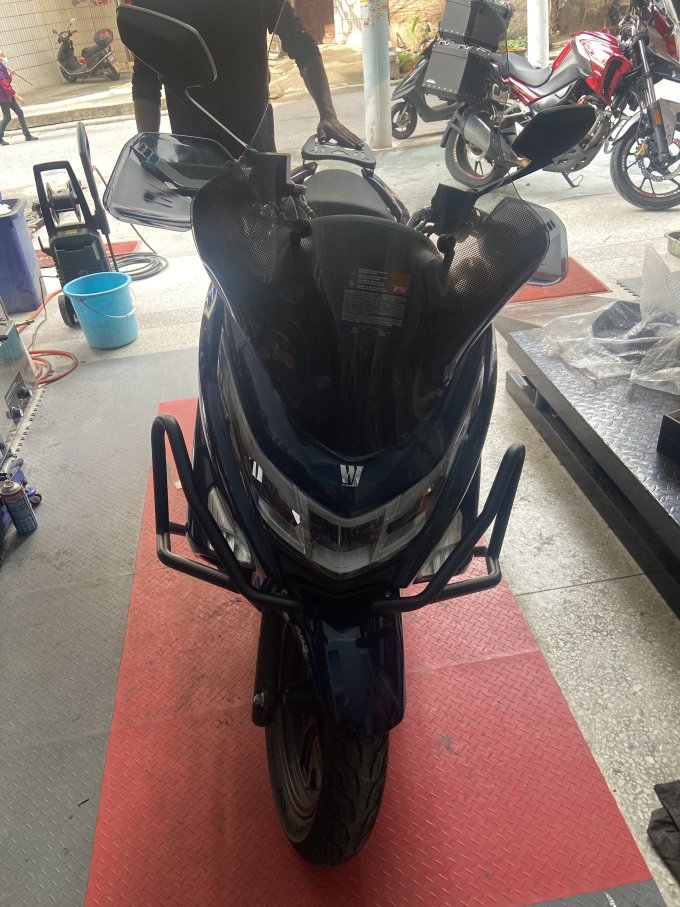 给神车铃木UY125的升级款UHR150装个护杠_什么值得买