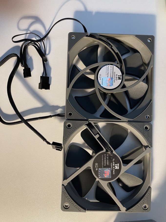 静音之选利民平价新品TL-G12与R12简单对_什么值得买