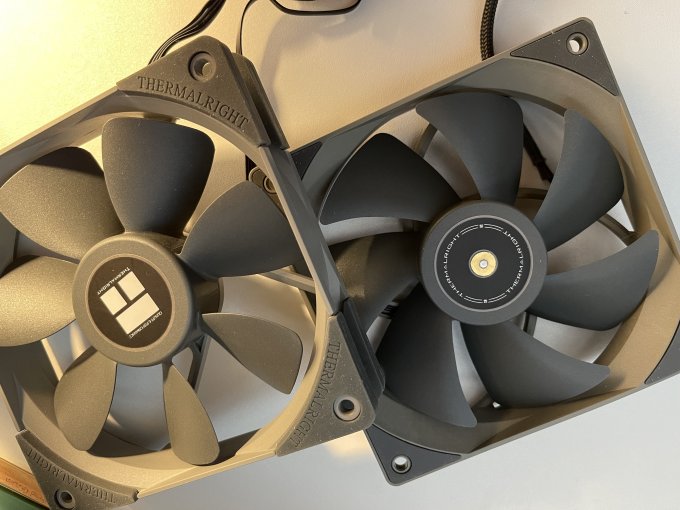 静音之选利民平价新品TL-G12与R12简单对_什么值得买