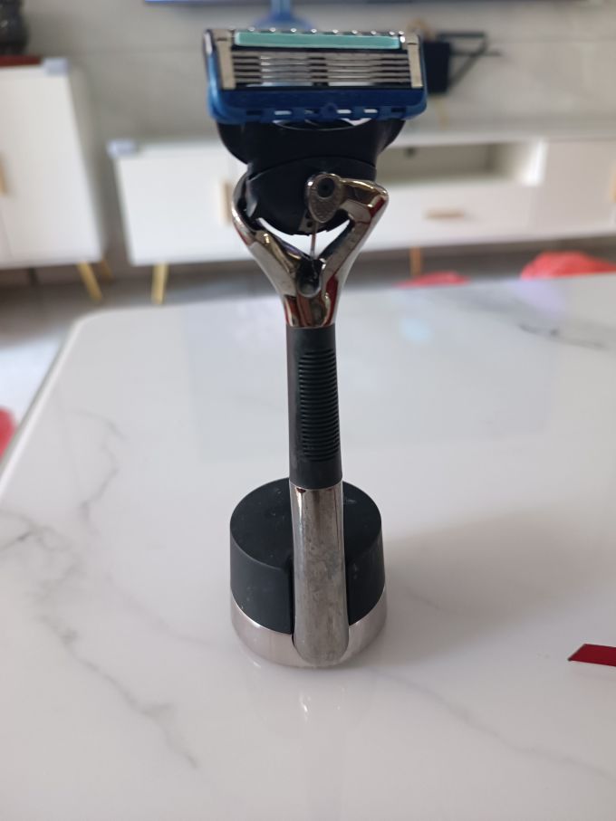 吉列手动剃须刀怎么样好用吗 男士必备的吉列引力盒顺手动剃须刀_什么值得买