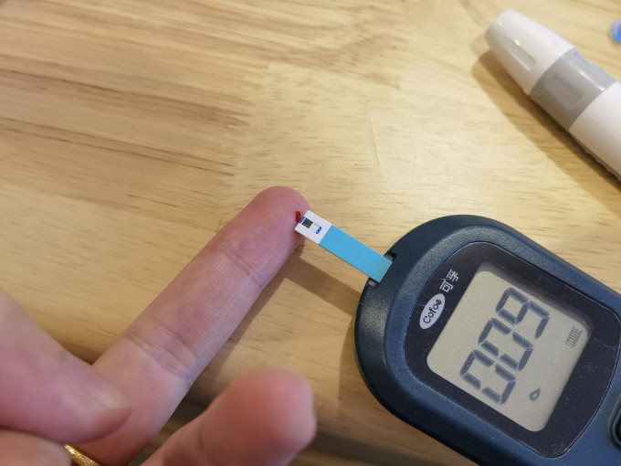 可孚KF-UA01-C其他健康电器怎么样 23岁尿酸707，在家测我就用这个_什么值得买