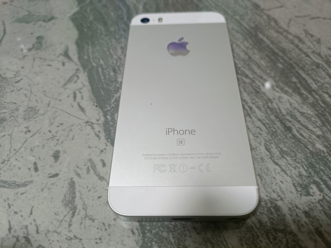 苹果iPhone怎么样 Iphone se中的祖师爷，2022年末的se1代_什么值得买