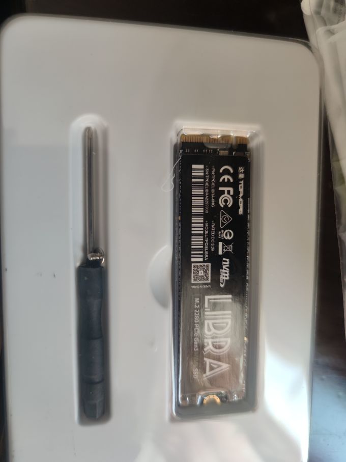 2T容量的SSD终于到货了_什么值得买