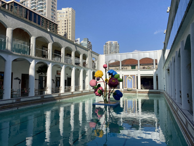 网红景点打卡：魔都上生新所的泳池餐厅_什么值得买