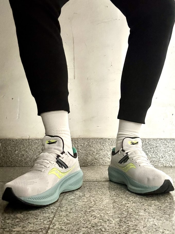 索康尼跑鞋怎么样 配速6 或7？也不耽误穿Saucony索康尼胜利20_什么值得买