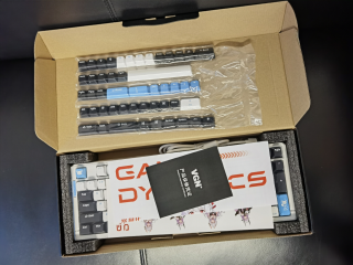 VGN V98 Pro 97键 2.4G蓝牙 多模无线机械键盘 极地限定款 极地狐轴 RGB【报价 价格 评测 怎么样】 -什么值得买