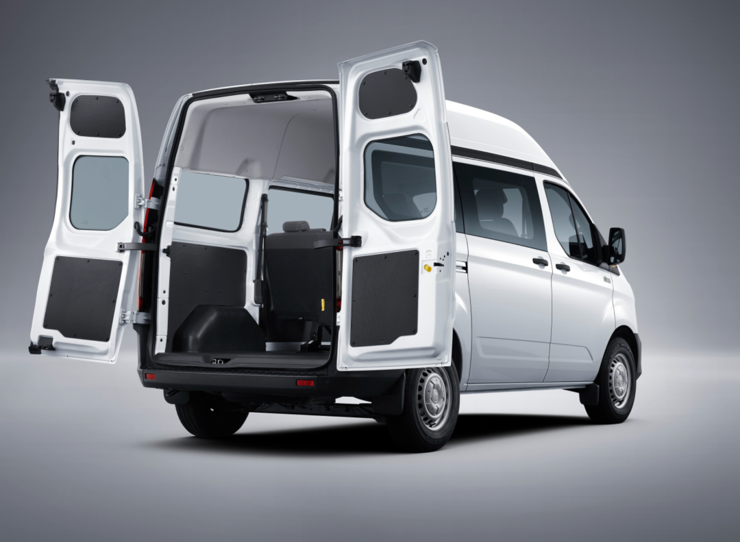 预售价13.98万起 福特全顺V362正式开启预售_MPV_什么值得买