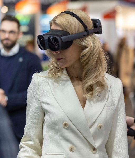 MWC｜HTC 发布 VIVERSE for Business 深耕 XR 生态_VR设备_什么值得买