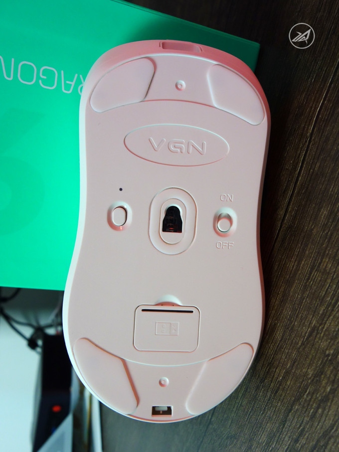 VGN鼠标怎么样 2023年鼠标圈的〔夏尔马〕- VGN 蜻蜓F1开箱_什么值得买