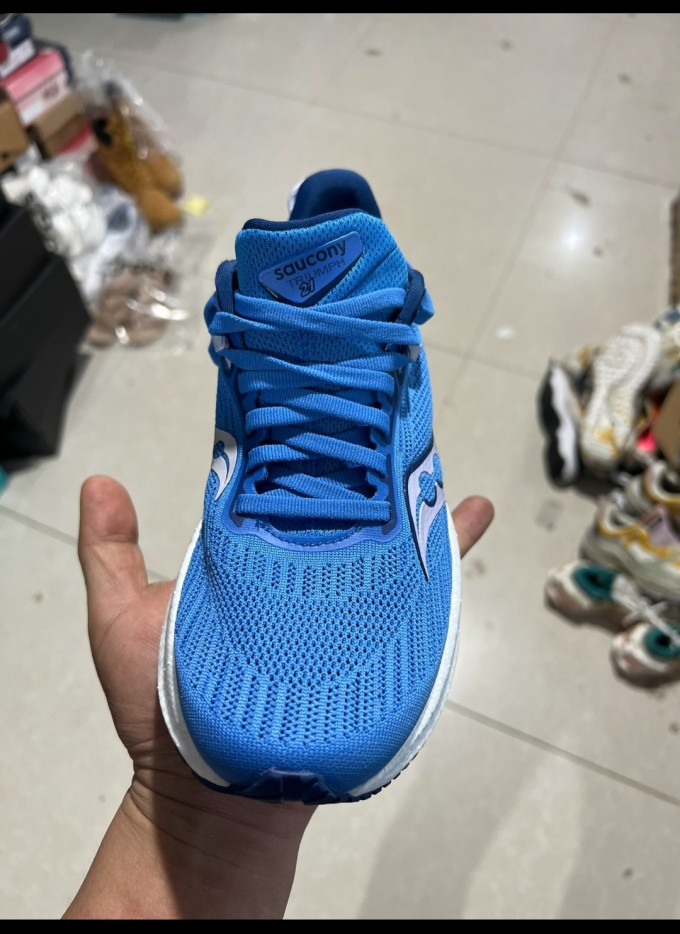 索康尼跑鞋怎么样 索康尼全新一代胜利21_什么值得买