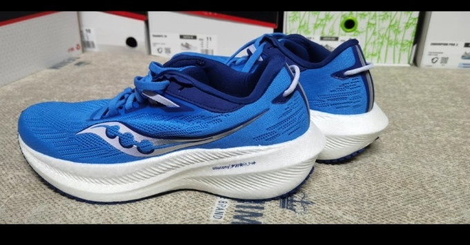 索康尼跑鞋怎么样 索康尼全新一代胜利21_什么值得买