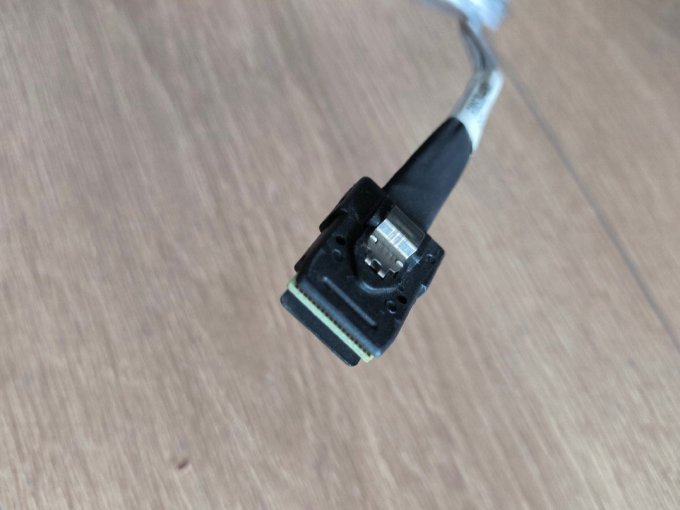 硬盘转接线mini sas 8087到sata_什么值得买