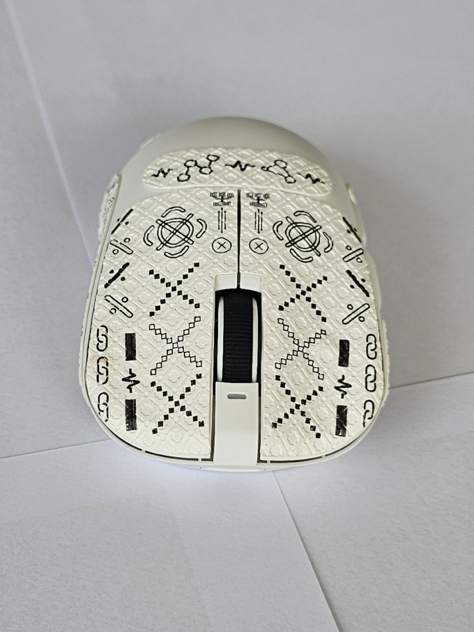 VGN蜻蜓F1 Pro鼠标怎么样 听值友劝贴了防滑贴 真的变好用 VGN F1 Pro_什么值得买