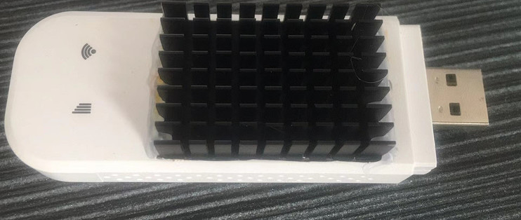 新讯WIFI棒子搭配小米路由器MINI R1C，各归各位发挥最大效率，放在车上直接车载取电还不错_路由器_什么值得买