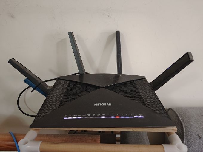 美国网件R9000 变形金刚版路由器怎么样 真相大白！迟迟不肯升级路由器得理由_什么值得买