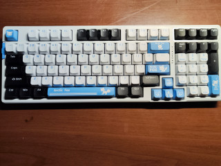 VGN V98 Pro 97键 2.4G蓝牙 多模无线机械键盘 极地限定款 极地狐轴 RGB【报价 价格 评测 怎么样】 -什么值得买