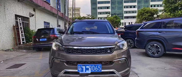 猎豹CS10豪华版是由中国汽车品牌猎豹汽车生产和销售的一款SUV车型_SUV_什么值得买