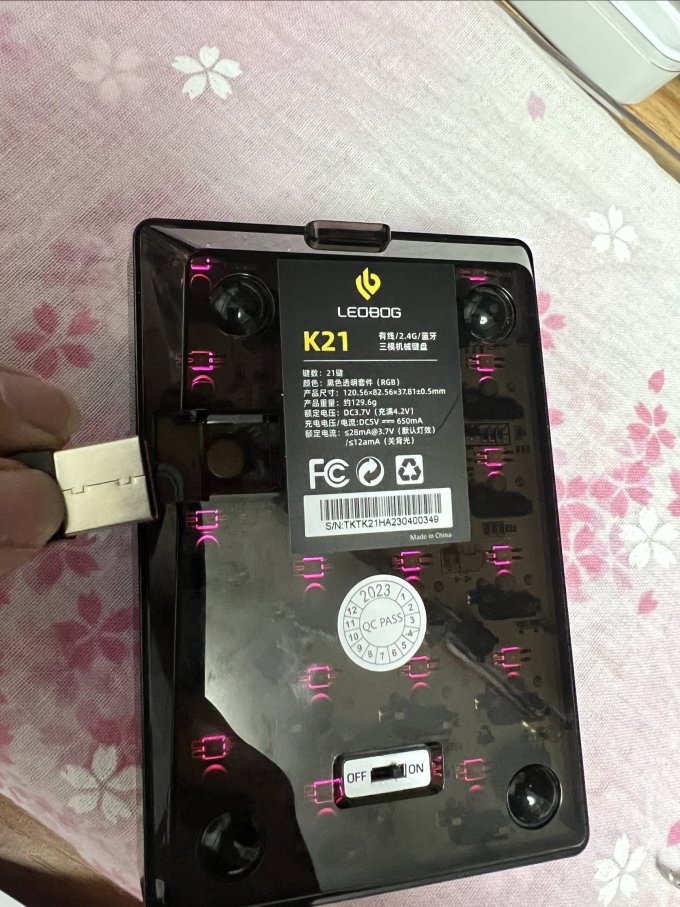 莱奥伯格键盘怎么样 开箱使用LEOBOG K21无线蓝牙机械小键盘_什么值得买
