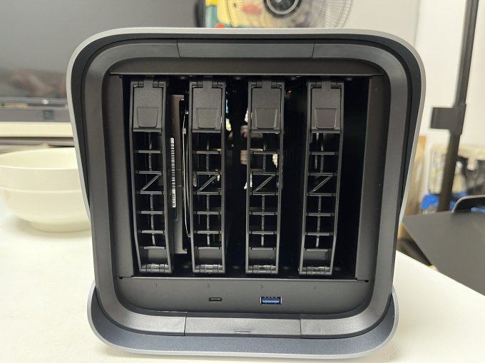 极空间Z4NAS存储怎么样 产品开箱 | 国产NAS极空间Z4_什么值得买