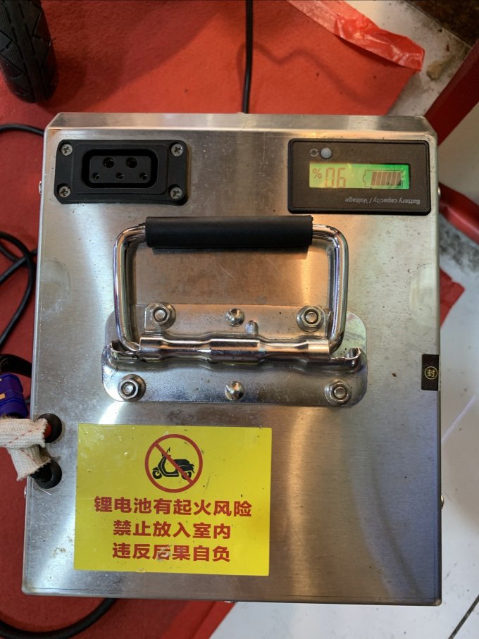 给电摩换个72V60A的锂电池，续航只有155km_什么值得买