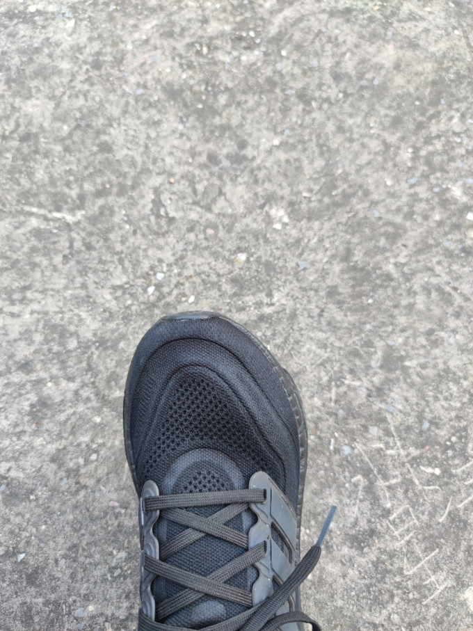 阿迪达斯跑鞋怎么样 Adidas UB23 light 怪异的脚感_什么值得买